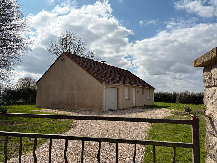 Maison 4 pièces à Émanville, à louer