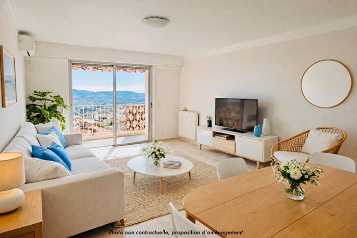 Grasse, Magagnosc, Saint-Mathieu : Appartement 2 pièces à vendre