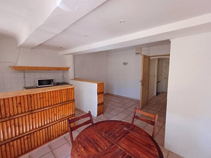 Appartement à louer - Boulevars-Gare-Saint Leger-Chabrand, Draguignan - 1 pièce