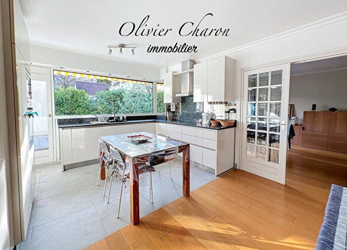 Appartement à louer - Saint-Germain-en-Laye - 4 pièces - 3 chambres