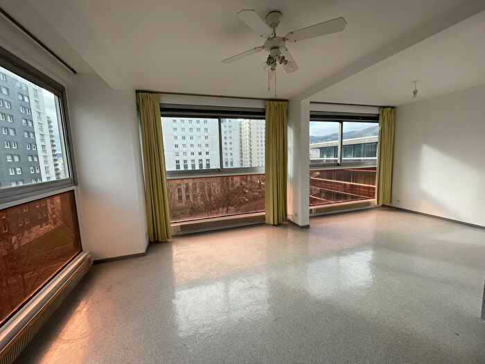 Appartement à louer - Clermont-Ferrand, Jaude, Fontgiève Saint-Alyre - 1 pièce