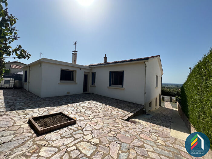 Maison à vendre - Pouzauges - 7 pièces - 4 chambres