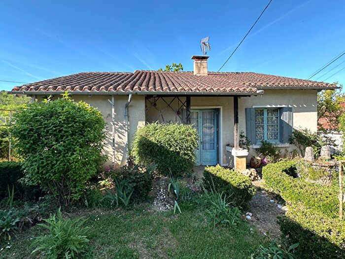 Saint-Jean-de-Côle : Maison 3 pièces à vendre