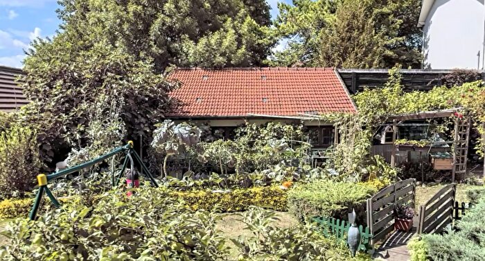 Maison à vendre - Champs-sur-Marne, Centre-ville - 1 pièce