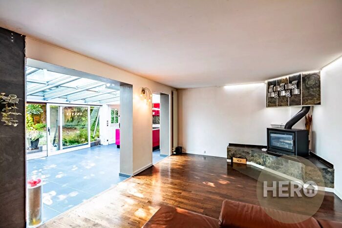 Maison à vendre - Plaisir, Centre-ville, Château - 9 pièces - 6 chambres