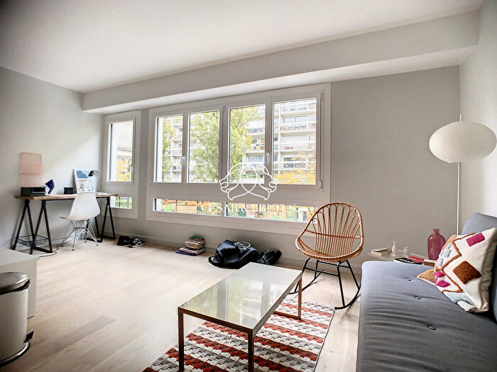 Paris 18ème, Grandes Carrières, Clichy : Appartement 2 pièces à vendre