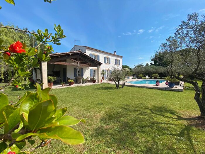 Maison à vendre - Arles, Pont de Crau, Moulès - 7 pièces - 4 chambres