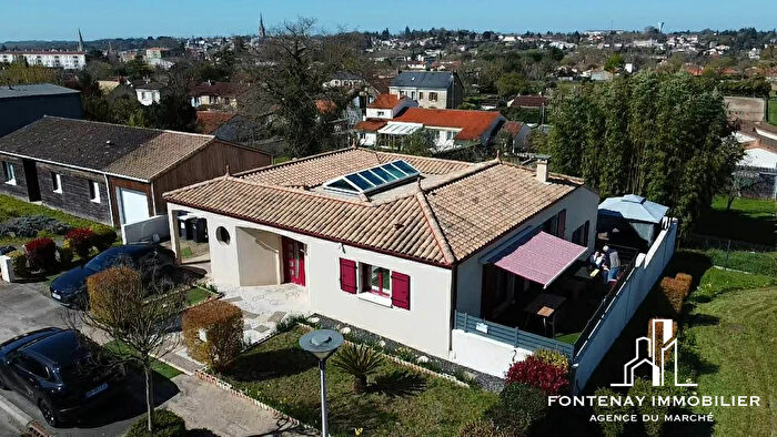 Maison 6 pièces à Fontenay-le-Comte, Charzais, Granges, Ardennes, à vendre