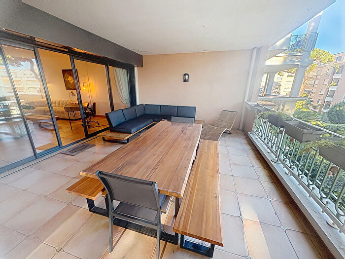 Appartement à louer - Hyères, Port - 4 pièces - 3 chambres