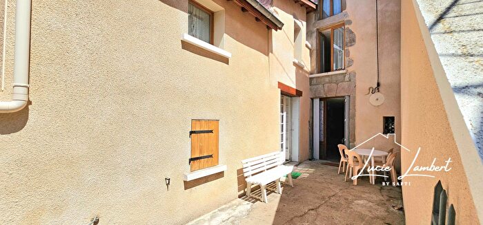 Maison 5 pièces à Auzat-la-Combelle, à vendre