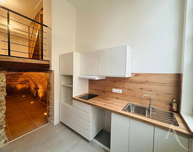 Appartement à louer - Collegiale, Mantes-la-Jolie - 2 pièces - 1 chambre