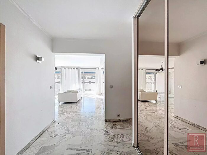 Appartement à vendre - Cannes, Petit Juas - 5 pièces - 3 chambres