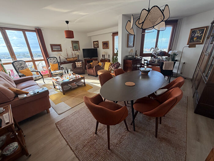 Quartiers Centre, Colombier - Appartement 6 pièces à vendre