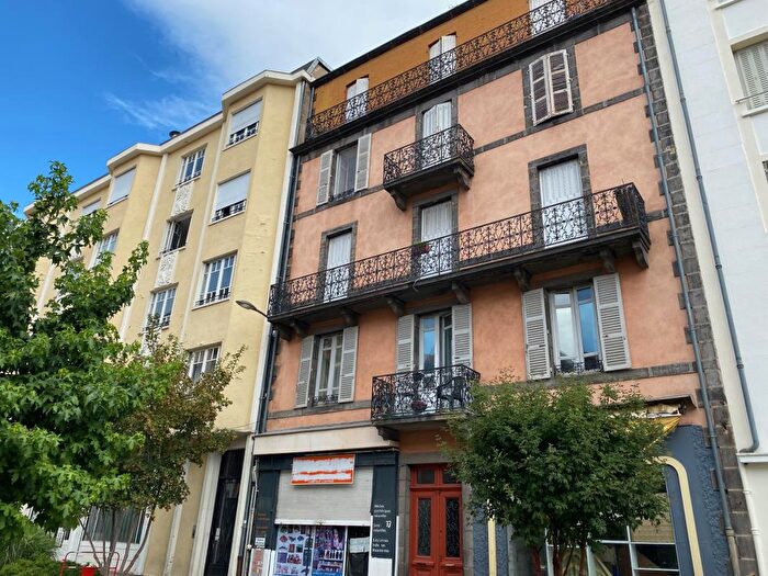 Appartement à louer - Clermont-Ferrand, Delille, Cathédrale, La Gare - 3 pièces - 2 chambres