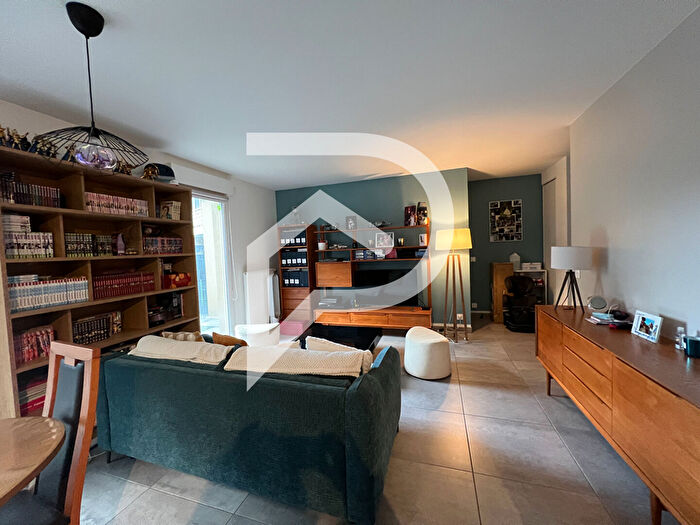 Appartement à vendre - Maurepas, Le Village - 4 pièces - 3 chambres