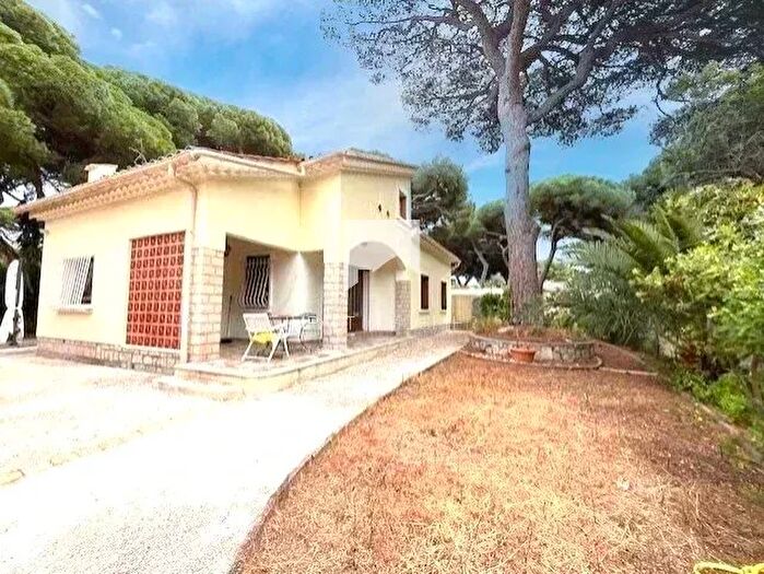 Maison à vendre - Hyères, Port - 7 pièces - 6 chambres