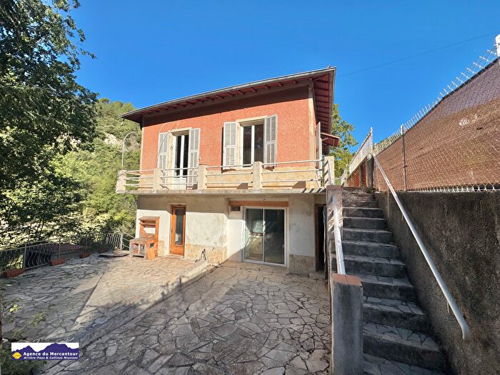 Maison 5 pièces à Levens, à vendre