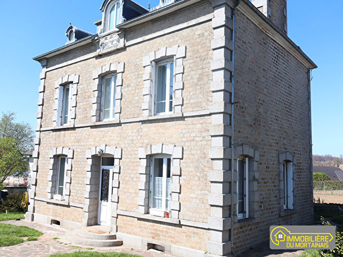 Maison à vendre - Sourdeval - 9 pièces - 5 chambres