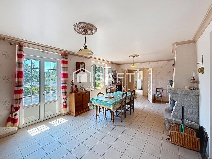 Isigny-le-Buat - Maison 6 pièces à vendre