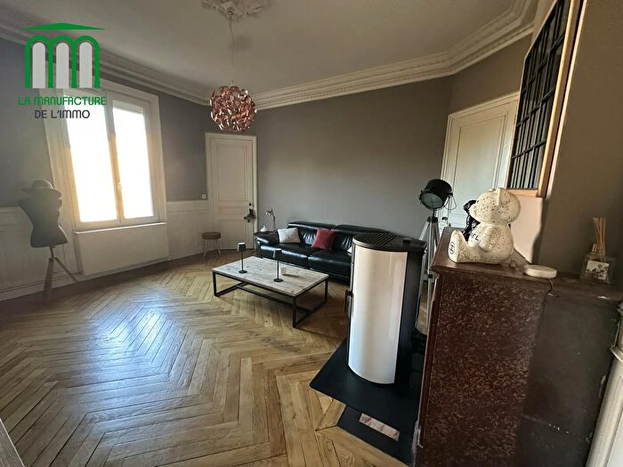 Appartement 5 pièces à vendre à Le Chambon-Feugerolles, Centre-ville, Gare