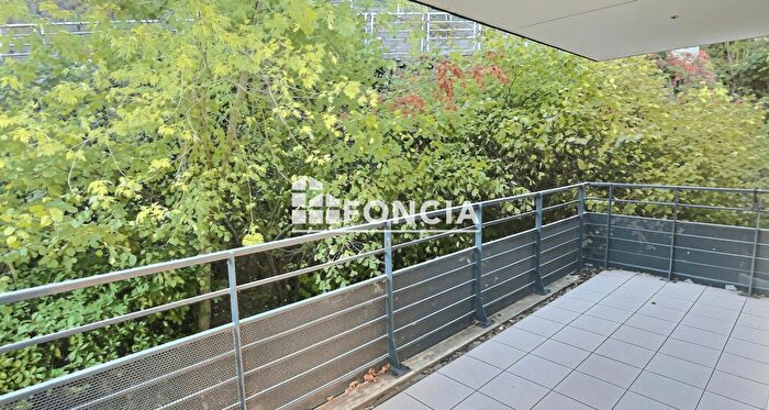 Appartement 4 pièces à Les Roches-de-Condrieu, à vendre