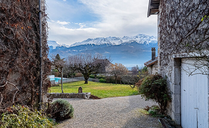 Maison à vendre - Saint-Ismier - 8 pièces - 6 chambres