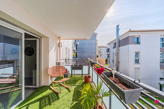 Appartement à vendre - Meyzieu, Sud Ouest - 3 pièces - 2 chambres