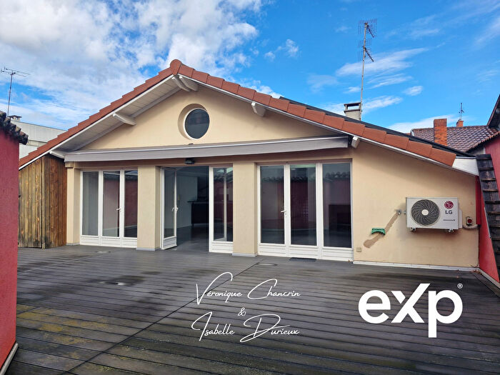 Appartement à vendre - Oullins, Centre-ville - 5 pièces - 3 chambres