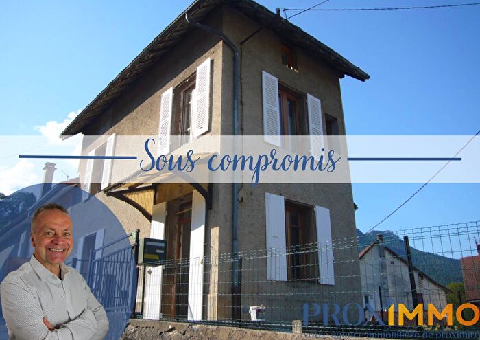 Maison 4 pièces à Saint-Laurent-du-Pont, à vendre