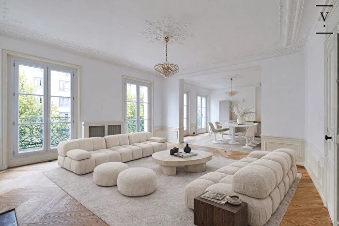 Appartement à vendre - Paris e , La Chapelle, Marx Dormoy - 5 pièces - 3 chambres