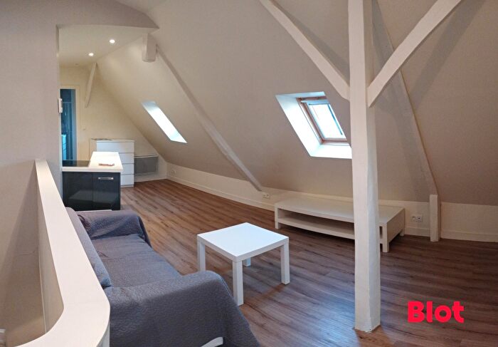 Appartement à louer - Vannes, Centre-ville, Le Port - 1 pièce