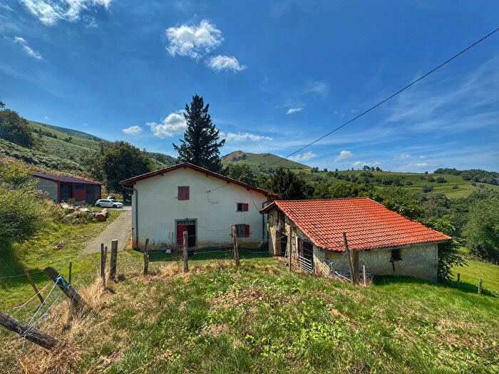 Maison à vendre - Saint-Jean-Pied-de-Port - 7 pièces - 1 chambre