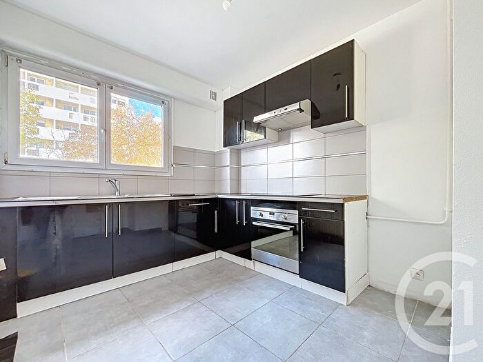 Appartement à louer - Montbéliard, Petite Hollande, Coteau Jouvent - 3 pièces - 2 chambres