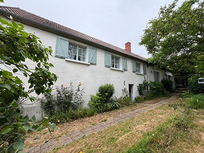 Maison 4 pièces à vendre - Neuvy-le-Barrois