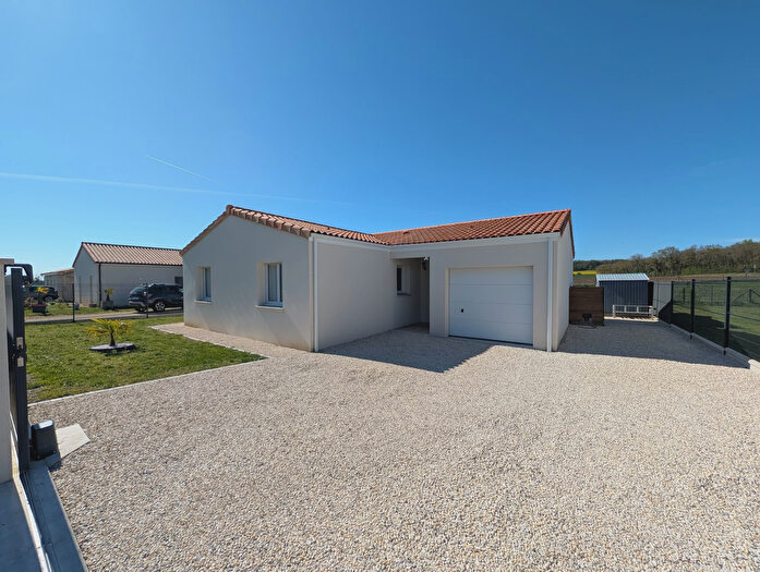 Maison 4 pièces à louer - Roiffé