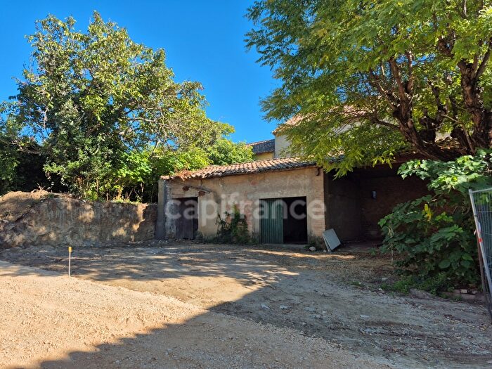 Maison à vendre - Saint-Geniès-de-Comolas - 1 pièce - 1 chambre