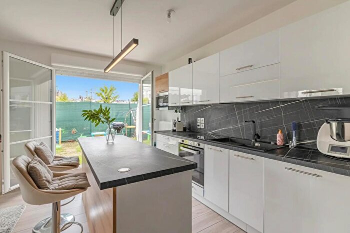 Appartement à vendre - Le Blanc-Mesnil, Eiffel - 4 pièces - 3 chambres