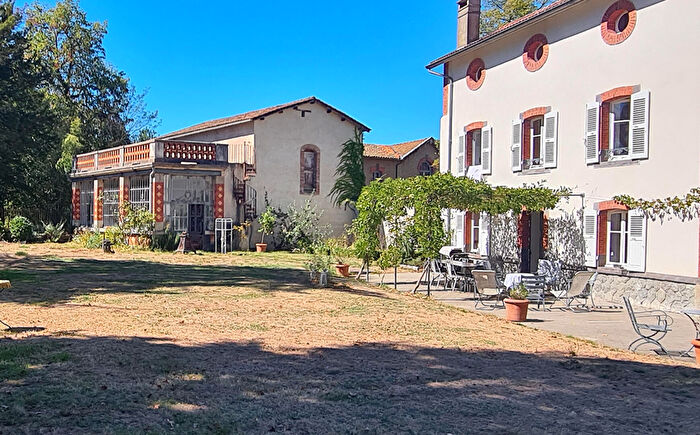 Peschadoires - Maison 11 pièces à vendre
