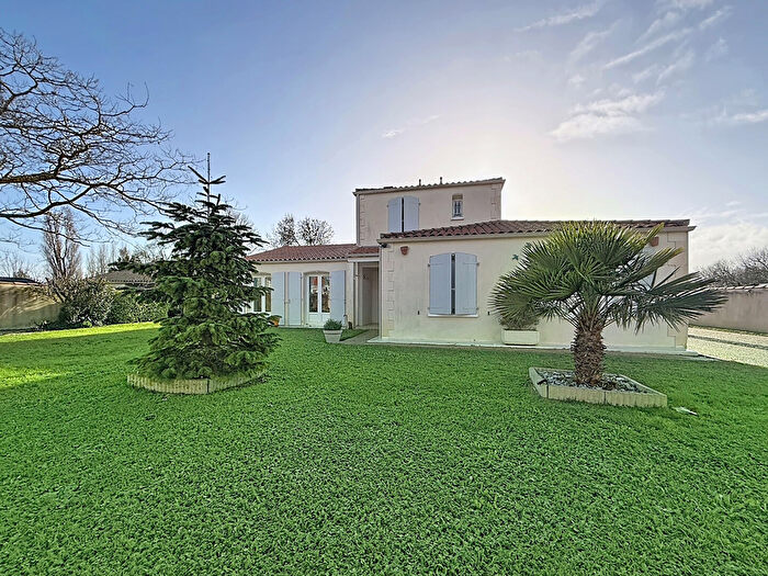 Maison à vendre - Yves - 6 pièces - 4 chambres