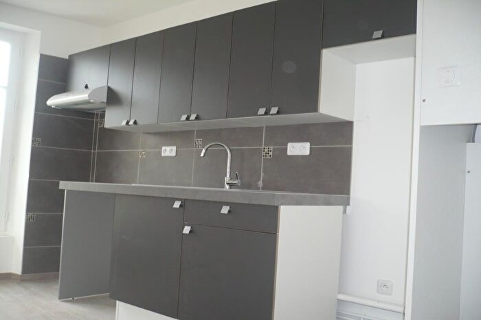 Appartement 2 pièces à louer à Mantes-la-Jolie, Centre-ville