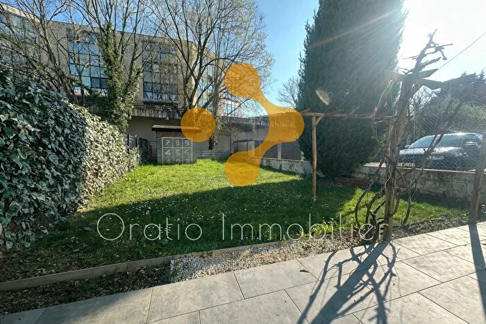 Maison à vendre - Saint-Julien-en-Genevois, Centre-ville - 6 pièces - 5 chambres