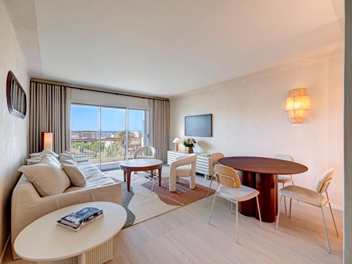 Appartement 3 pièces à vendre - Cannes, Pointe Croisette