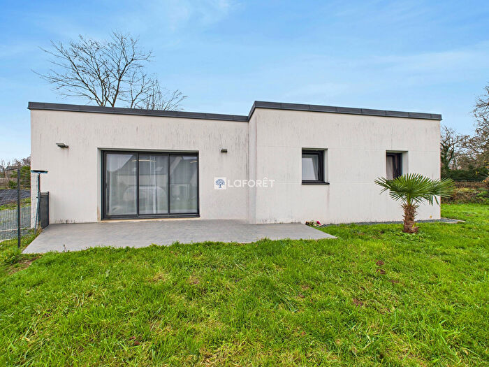 Maison à vendre - Plonéour-Lanvern - 4 pièces - 3 chambres