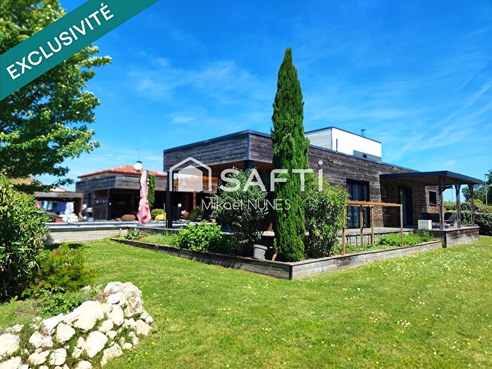 Maison 7 pièces à Lherm, à vendre