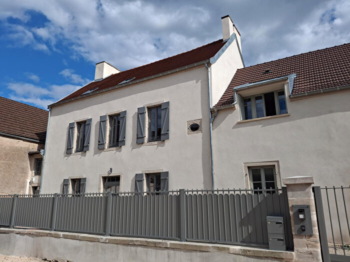 Maison à louer - Nuits-Saint-Georges - 7 pièces - 4 chambres