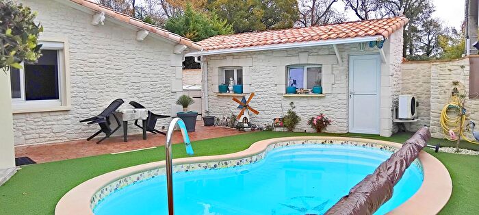 Maison à vendre - Saint-Sulpice-de-Royan - 3 pièces - 2 chambres