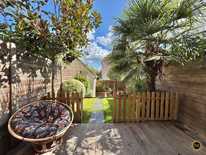 Maison à vendre - Noisy-le-Roi - 4 pièces - 3 chambres