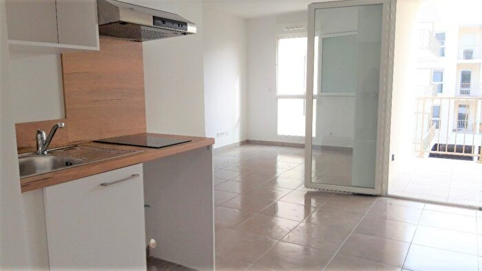 Appartement à louer - Arles, Trébon - 1 pièce