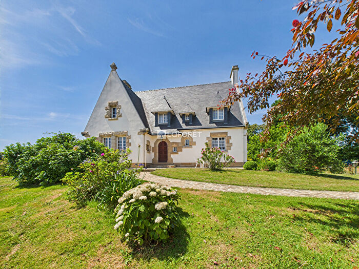 Maison à vendre - Pleyben - 8 pièces - 5 chambres