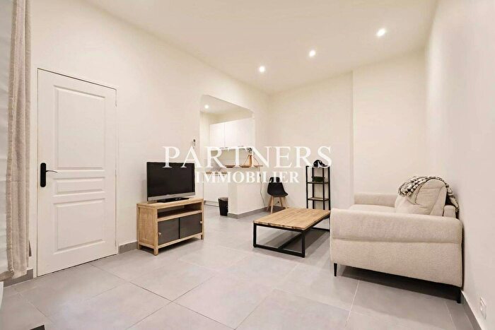 Appartement à louer - Centre Ville, Aix-en-Provence - 2 pièces - 1 chambre